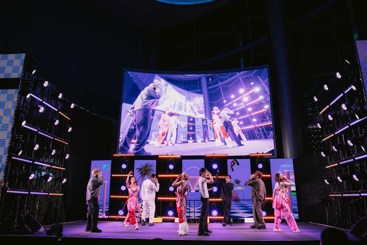 G’NEST初のガールズグループ「VIIS」の正式デビューステージ[VIIS Barbie (Oops! Oops!) Debut ...